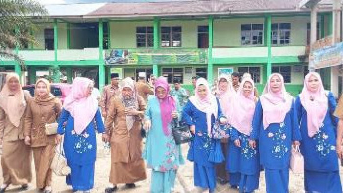 Rangkaian HUT ke-19 Pasbar, Pemda Pasbar Bersilaturahmi ke Panti Asuhan
