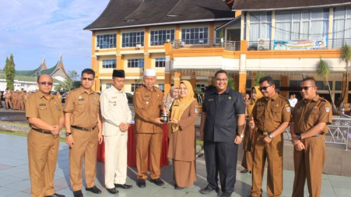 Pemkab Pasbar Raih Sejumlah Penghargaan Nasional