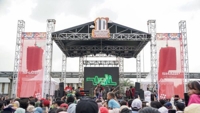 Rayakan Pendirian Pabrik ke Sepuluh Tahun Sharp Gelar Pesta Rakyat