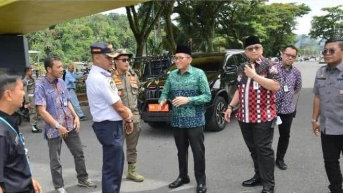 Hari Ini Dibuka, Hendri Septa: Festival Rakyat Muaro Padang Merayakan ...